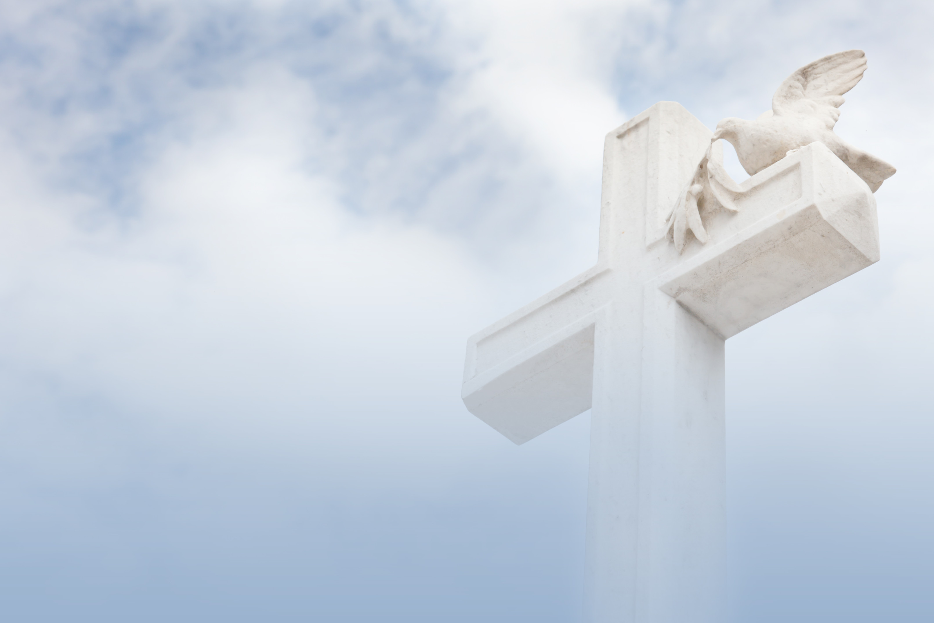 Pourquoi allume-t-on une bougie de deuil pour les défunts