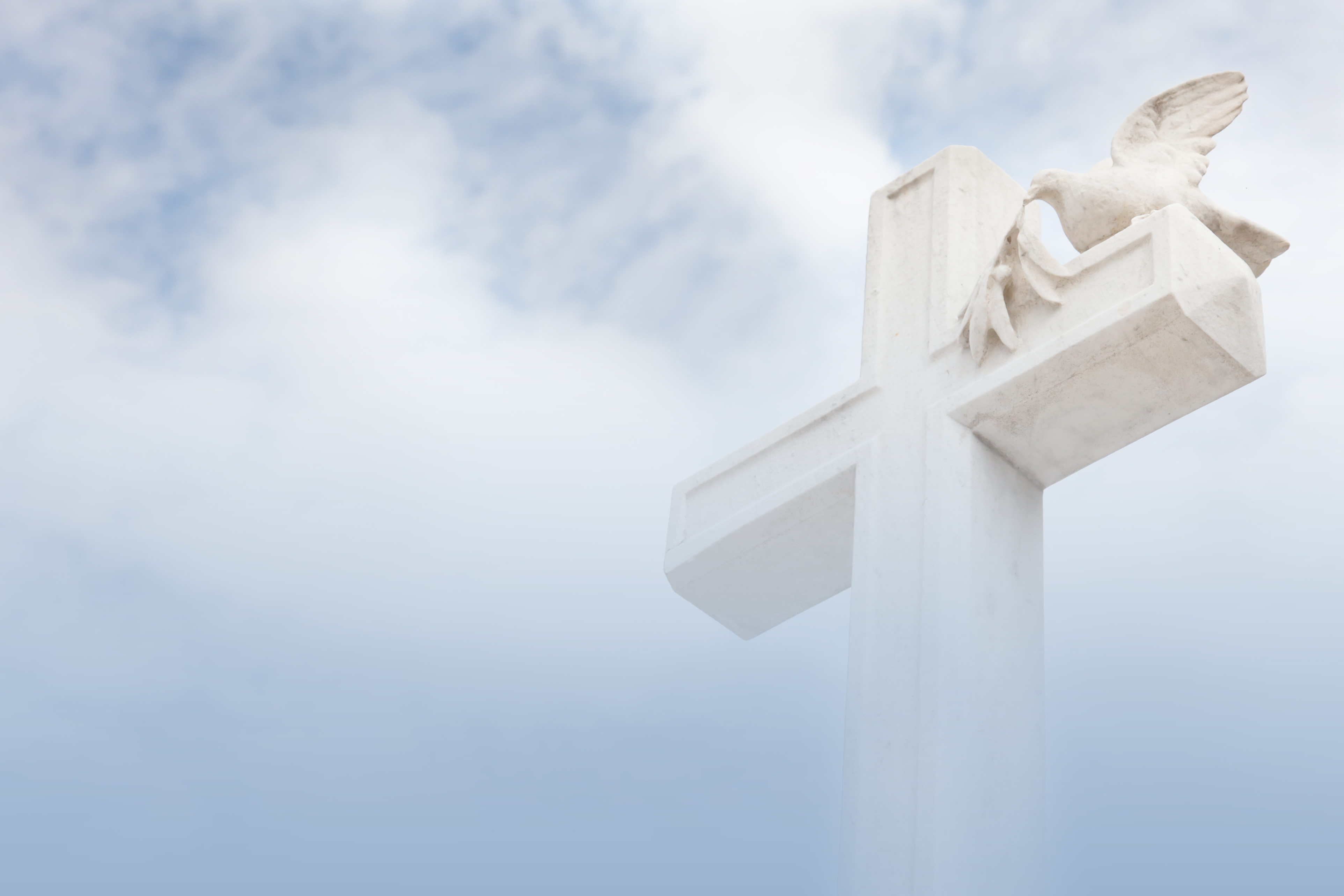 Pourquoi allume-t-on une bougie de deuil pour les défunts